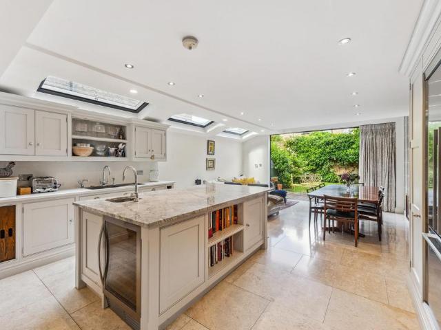 Fernhurst Road, London SW6 4 bed terraced house to rent £9,000 pcm £2,077 pw