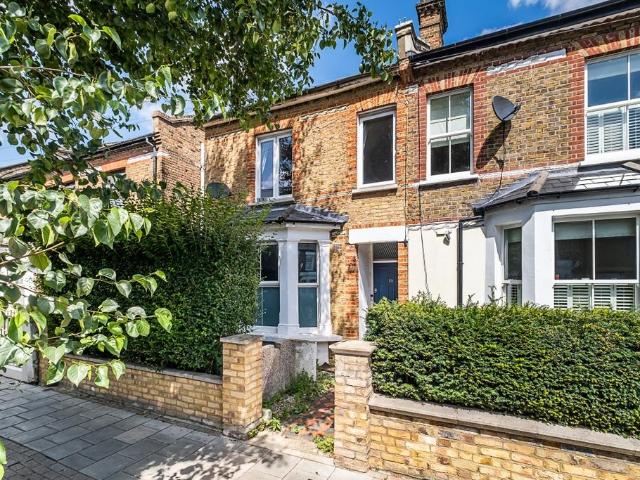 Fernlea Road London SW12 2 bed flat to rent £2,850 pcm £658 pw