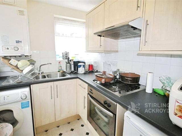 Fernleigh, 2A Worsley Road, Camberley, Surrey, GU16 9AT