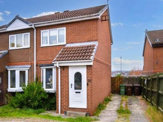 Fernleigh Court, Wakefield, 2 Bedroom Semi detached