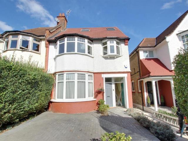 Fernleigh Road, London 3 bed flat to rent £2,200 pcm £508 pw