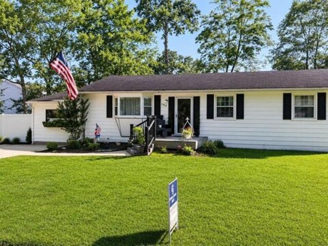 Fernwood Ter, Williamstown, Home For Sale
