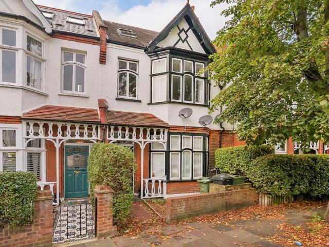 Fernwood Avenue, Streatham SW16, 3 bed flat to rent, £2,495 pcm | PrimeLocation