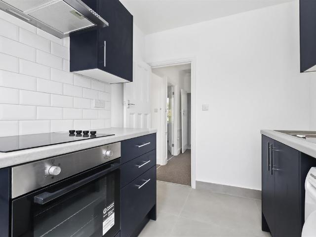 Fernwood Crescent, London N20, 1 bed flat to rent, £1,600 pcm | PrimeLocation