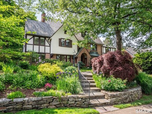 Fernwood Rd, West Hartford, Home For Sale
