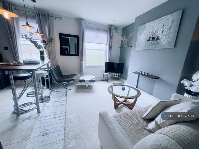 Ferntower Road, London, N5 2 bed maisonette to rent £3,200 pcm £738 pw