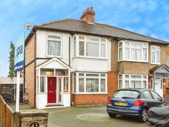 Ferrers Avenue, West Drayton, 4 Bedroom Semi detached