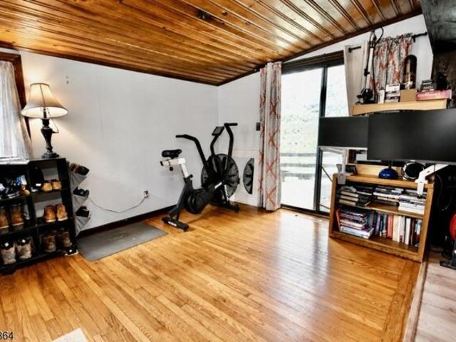 Ferris Ln, Jefferson Township, Home For Sale
