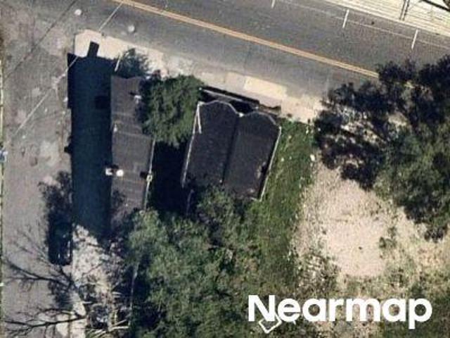 Ferry Ave