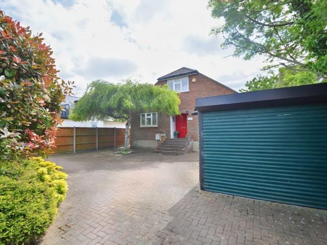 Ferry Avenue, Staines Upon Thames TW18, 4 bed detached house to rent, £2,950 pcm | PrimeLocation