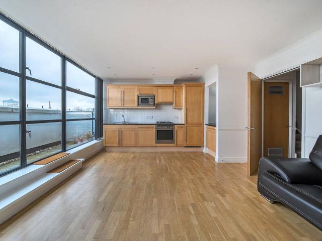 Ferry Lane, Brentford TW8, 2 bed flat to rent, £2,100 pcm | PrimeLocation