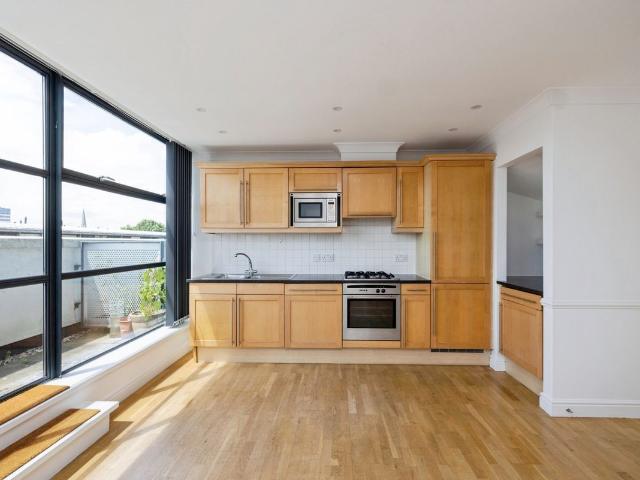 Ferry Lane, Brentford, London TW8, 2 bed flat to rent, £2,150 pcm | PrimeLocation