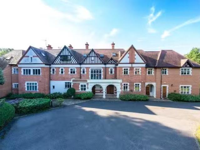 Ferry Lane, Wraysbury, Staines upon Thames, Berkshire, TW19 6HG
