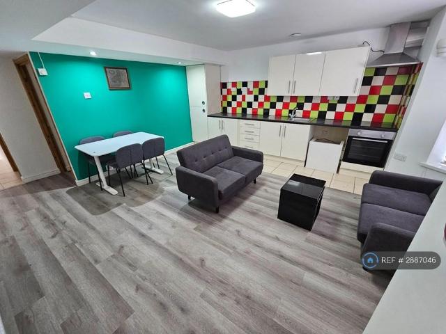 Ferry Road, Cardiff, CF11 2 bed flat to rent £1,095 pcm £253 pw