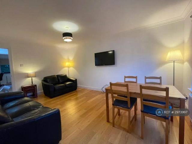 Ferry Road, Glasgow, G3 2 bed flat to rent £1,550 pcm £358 pw