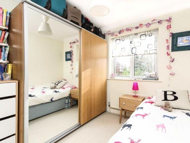 Ferry Road, KT7, London
