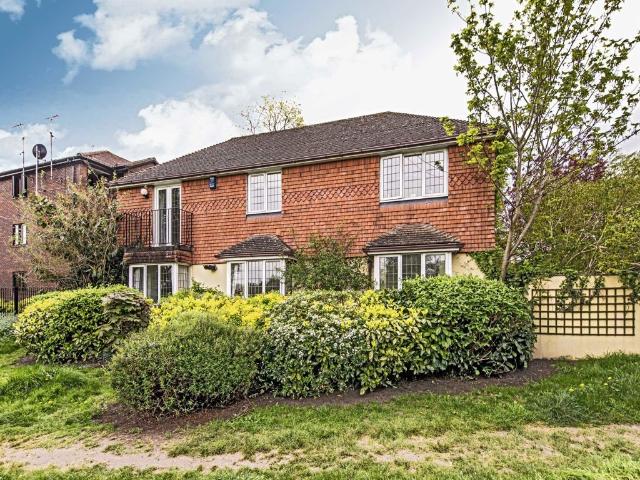 Ferry Road, Thames Ditton KT7, 4 bed detached house to rent, £3,295 pcm | PrimeLocation