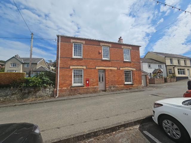Ferryside SA17, 4 bed detached house to rent, £1,300 pcm | PrimeLocation
