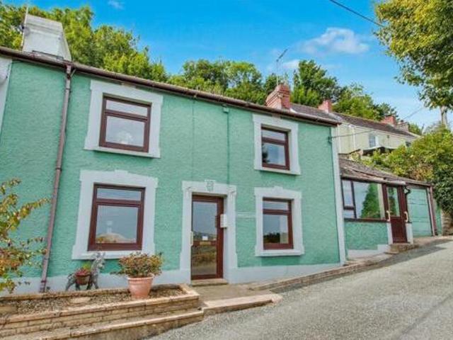 Fford Y Cwm, St. Dogmaels, 3 Bedroom End
