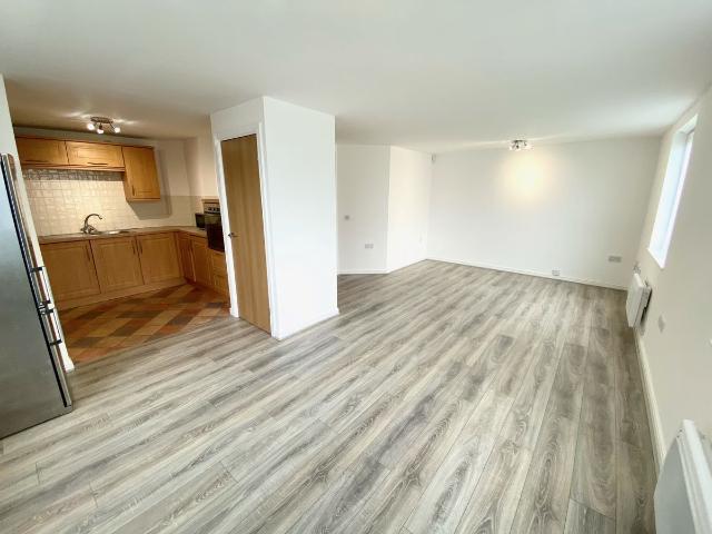 Ffordd Garthorne, Caerdydd CF10, 3 bed flat to rent, £1,425 pcm | PrimeLocation