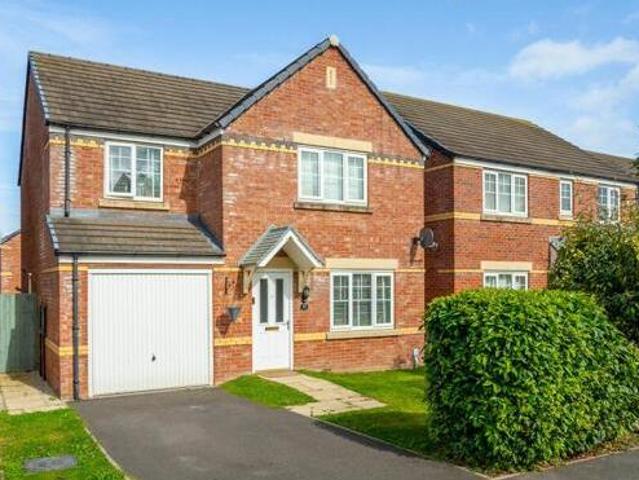Ffordd Dewi, Oakenholt, 4 Bedroom Detached