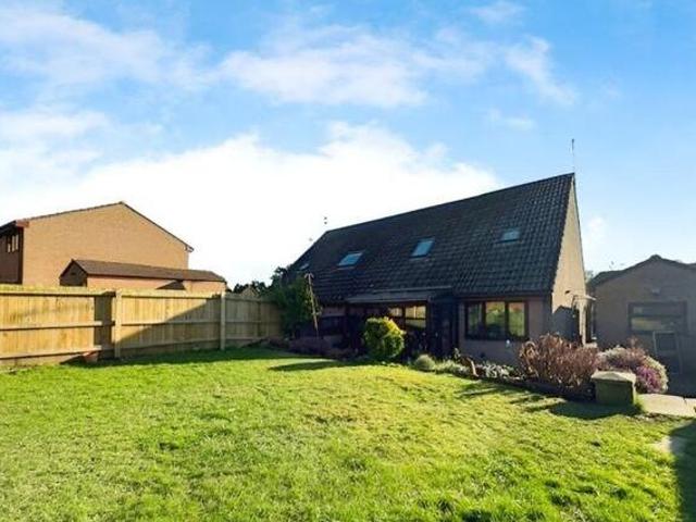 Ffordd Eynon Evans, Caledfryn, 3 Bedroom Semi detached