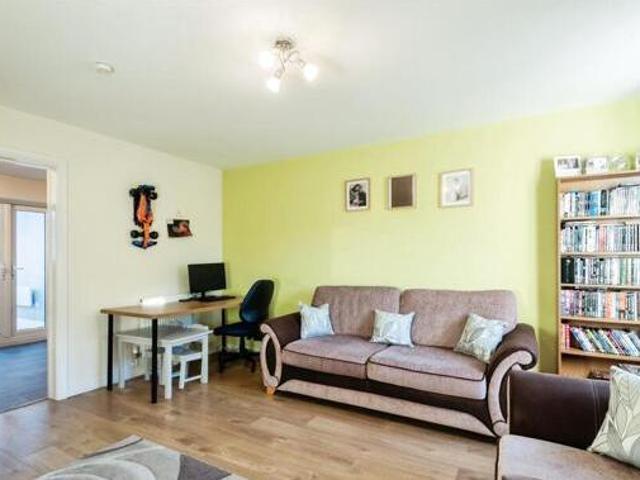 Ffordd Magnolia, Llanharry, 3 Bedroom Semi detached
