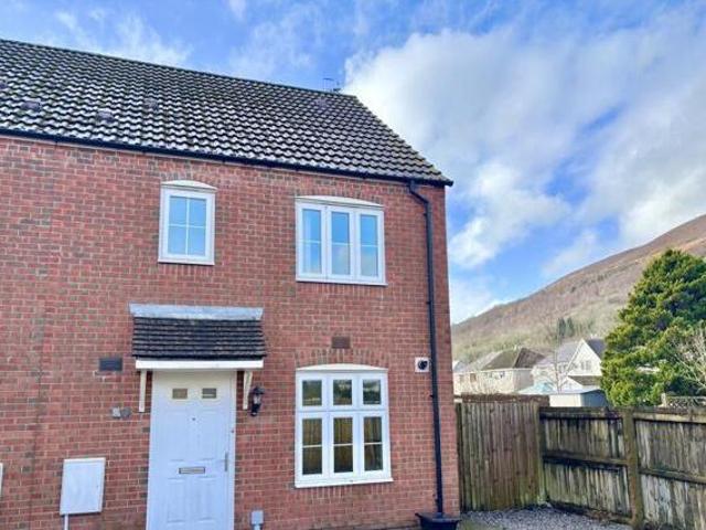Ffordd Y Glowyr, Godrergraig, 3 Bedroom Semi detached