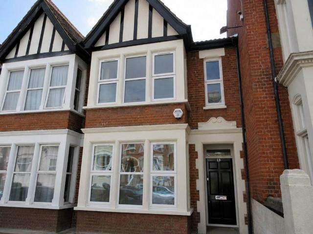 FfF Weston Road, Southend On Sea 2 bed flat to rent £1,150 pcm £265 pw