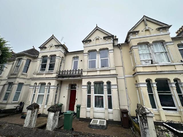 Connaught Avenue, Mannamead, Plymouth PL4, 2 bed flat to rent, £850 pcm | PrimeLocation