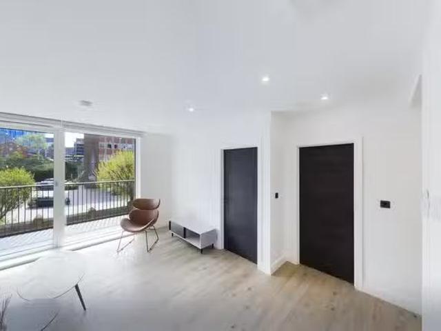 FH Snow Hill Wharf 1 Bedroom 1 Bathroom Apartment 109