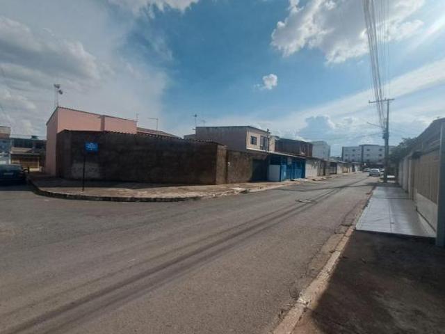 FINANCIA QUADRA 312 Sobrado com 4 quartos com habite se Contato 9.9957.3046