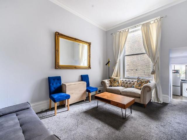 Finborough Road, Chelsea, London, SW10 2 bed flat to rent £3,142 pcm £725 pw