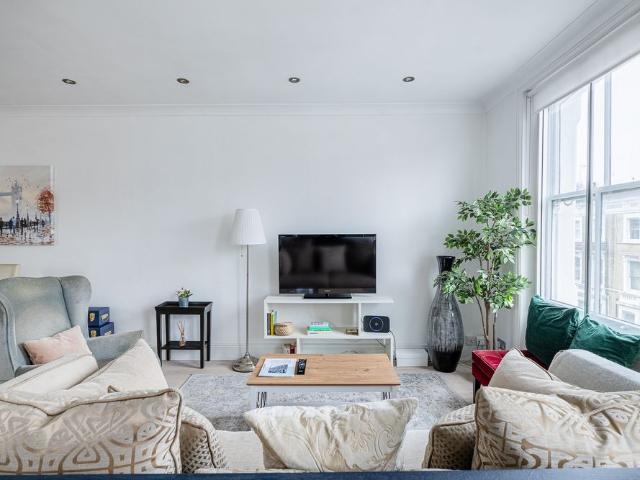 Finborough Road, Chelsea, London, SW10