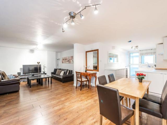 Finborough Road, Chelsea, London SW10, 3 bed maisonette to rent, £5,634 pcm | PrimeLocation