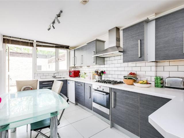 Finborough Road, Earls Court SW10, 3 bed flat to rent, £4,225 pcm | PrimeLocation