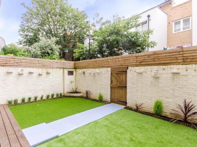 Finborough Road, London, SW10 3 bed maisonette to rent £4,225 pcm £975 pw