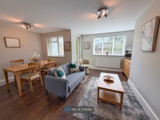 Finborough Road, London SW10, 2 bed flat to rent, £3,200 pcm | PrimeLocation
