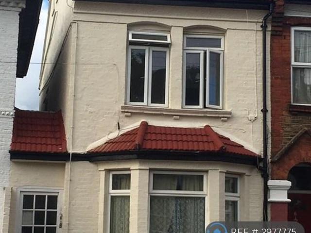 Finborough Road, London, SW17 2 bed semi detached house to rent £1,950 pcm £450 pw