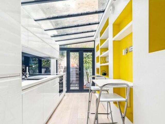 Finborough Road, London, 2 Bedroom Apartment