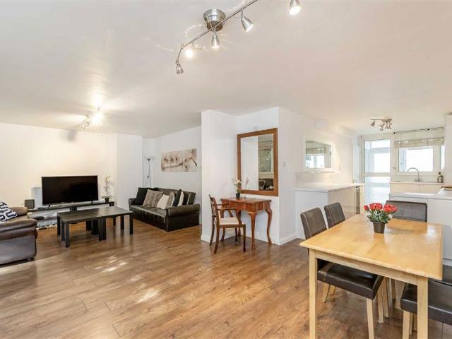 Finborough Road, South Kensington SW10, 3 bed flat to rent, £4,225 pcm | PrimeLocation