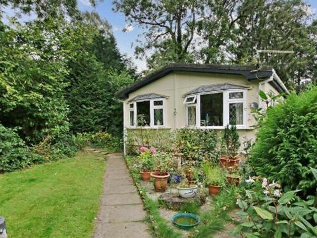 Finch Crescent, Turners Hill Park, 2 Bedroom Park