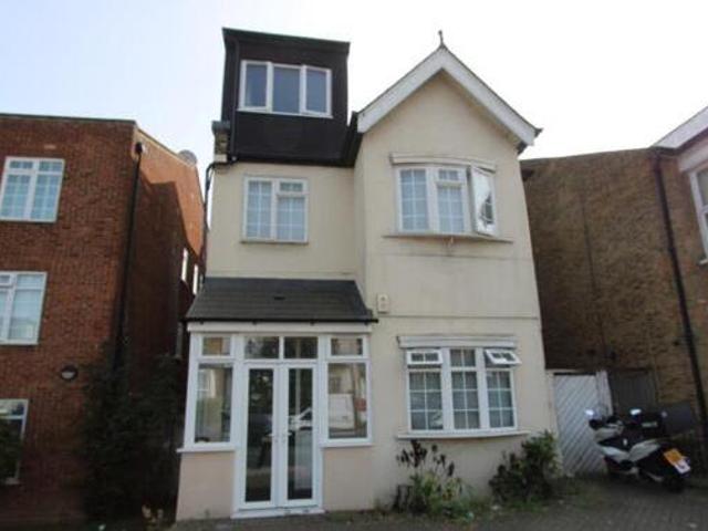 Finchley Lane, Hendon, 2 Bedroom Flat