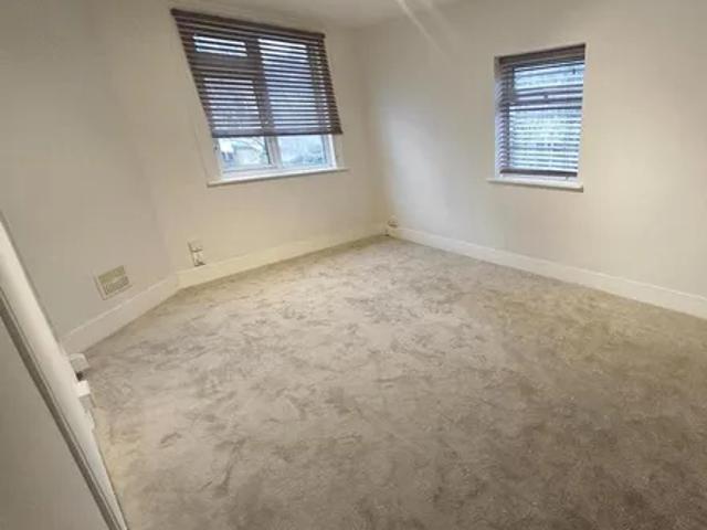 Finchley Lane, London, NW4 1SX, United Kingdom | Studio apartment for rent #140801344 | Rentberry