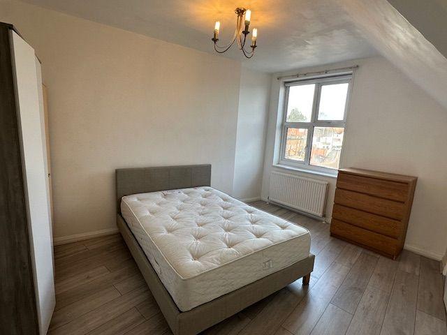 Finchley Lane, London NW4, 5 bed flat to rent, £3,300 pcm | PrimeLocation