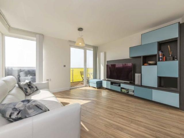 Finchley Road, NW11, London