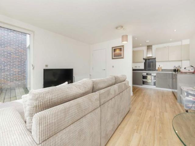 Finchley Road, NW11, London