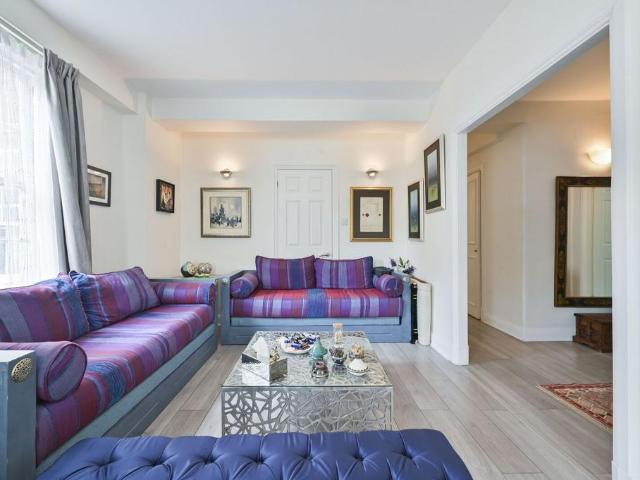 Finchley Road, NW8, St John's Wood. 2 bed flat to rent £4,009 pcm £925 pw