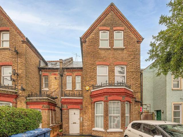 Finchley Road, Child's Hill, London NW2, 2 bed flat to rent, £2,300 pcm | PrimeLocation