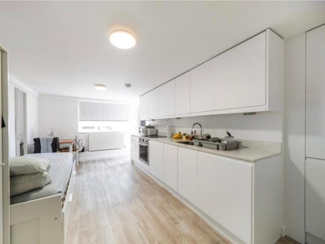Finchley Road, Finchley, London NW11, Finchley, Studio to rent, £1,350 pcm | PrimeLocation